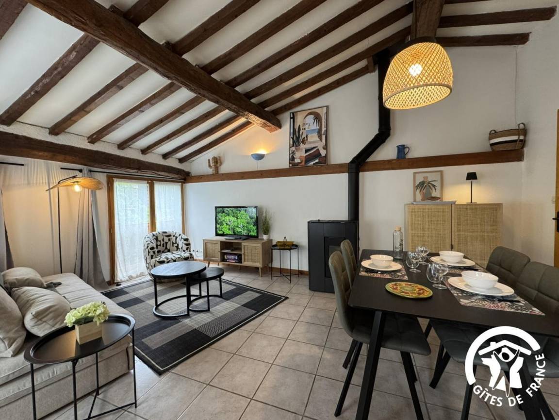 85 M² Gîte ∙ 2 Chambres ∙ 3 Personnes - Prades