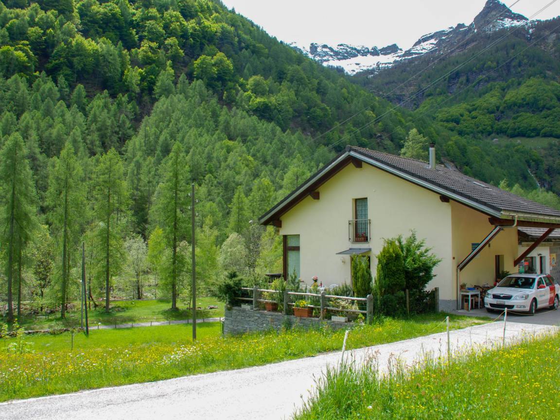 75 M² Ferienwohnung ∙ 2 Schlafzimmer ∙ 5 Gäste - Sonogno