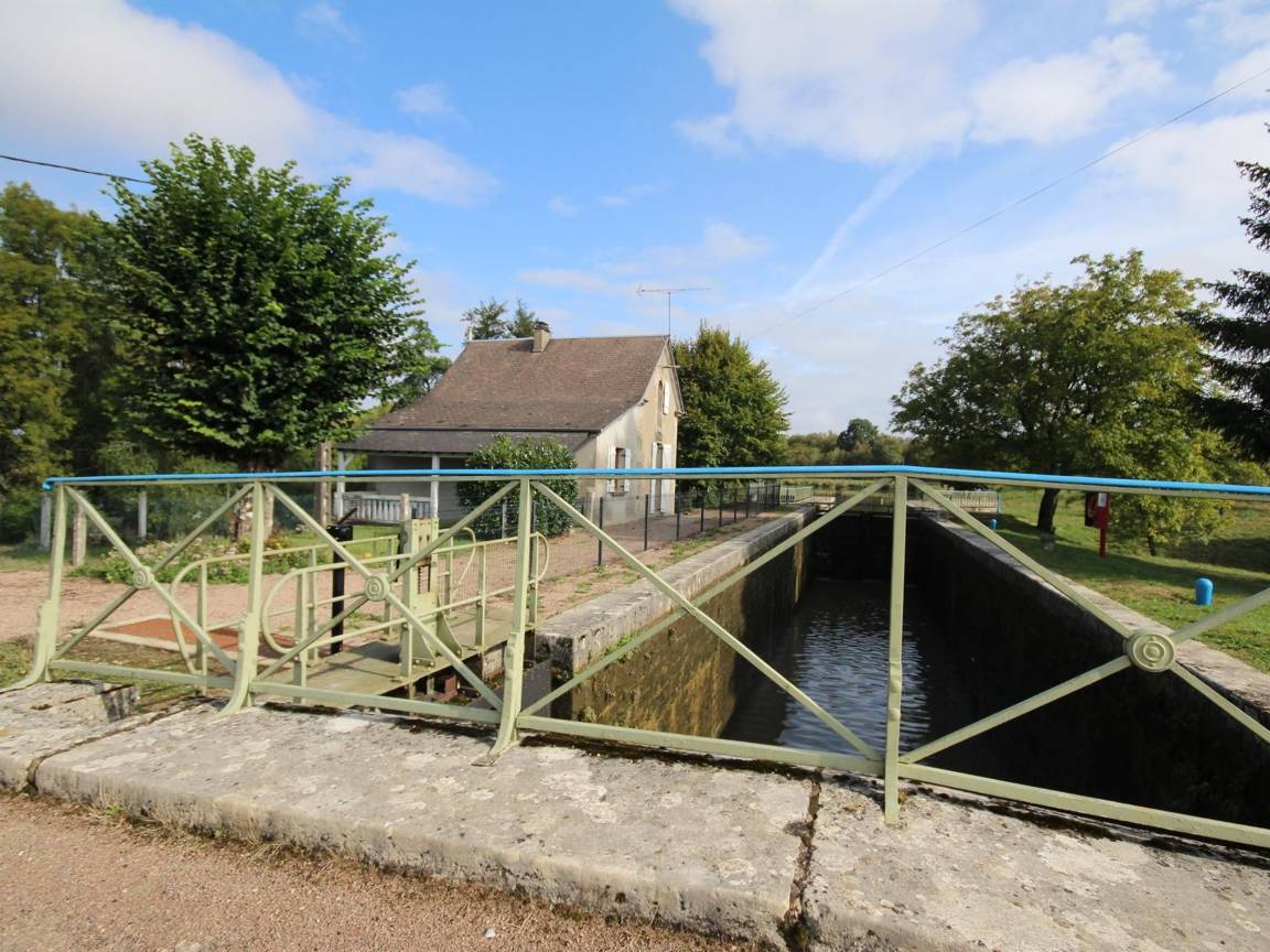 68 M² Cottage ∙ 2 Chambres ∙ 5 Personnes - Nièvre
