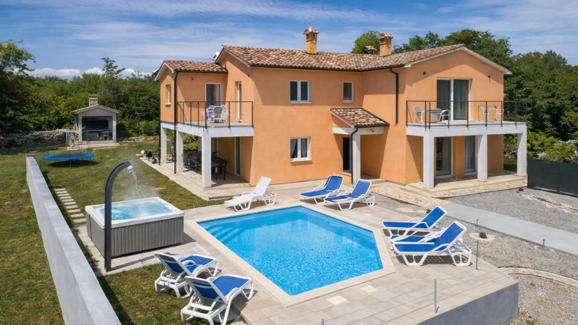 123 M² Villa ∙ 5 Bedrooms ∙ 10 Guests - Labin