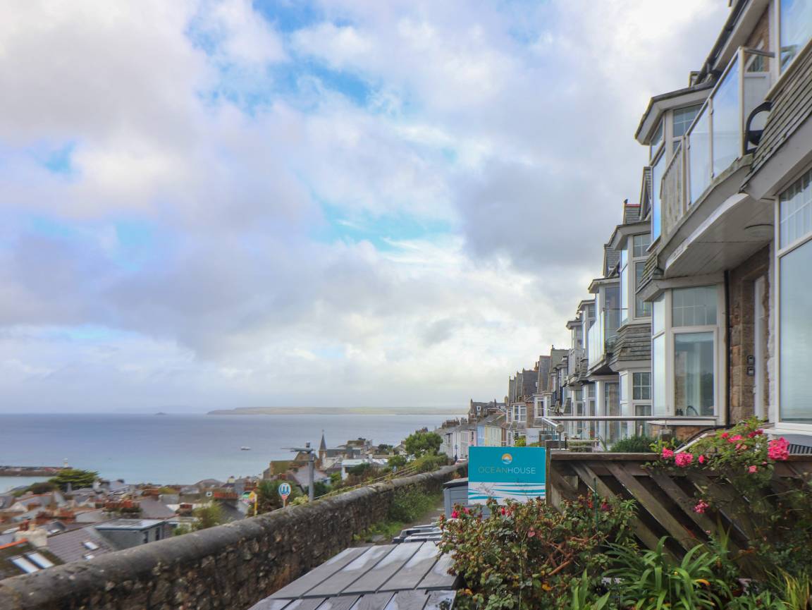 Cottage ∙ 4 Bedrooms ∙ 8 Guests - St Ives