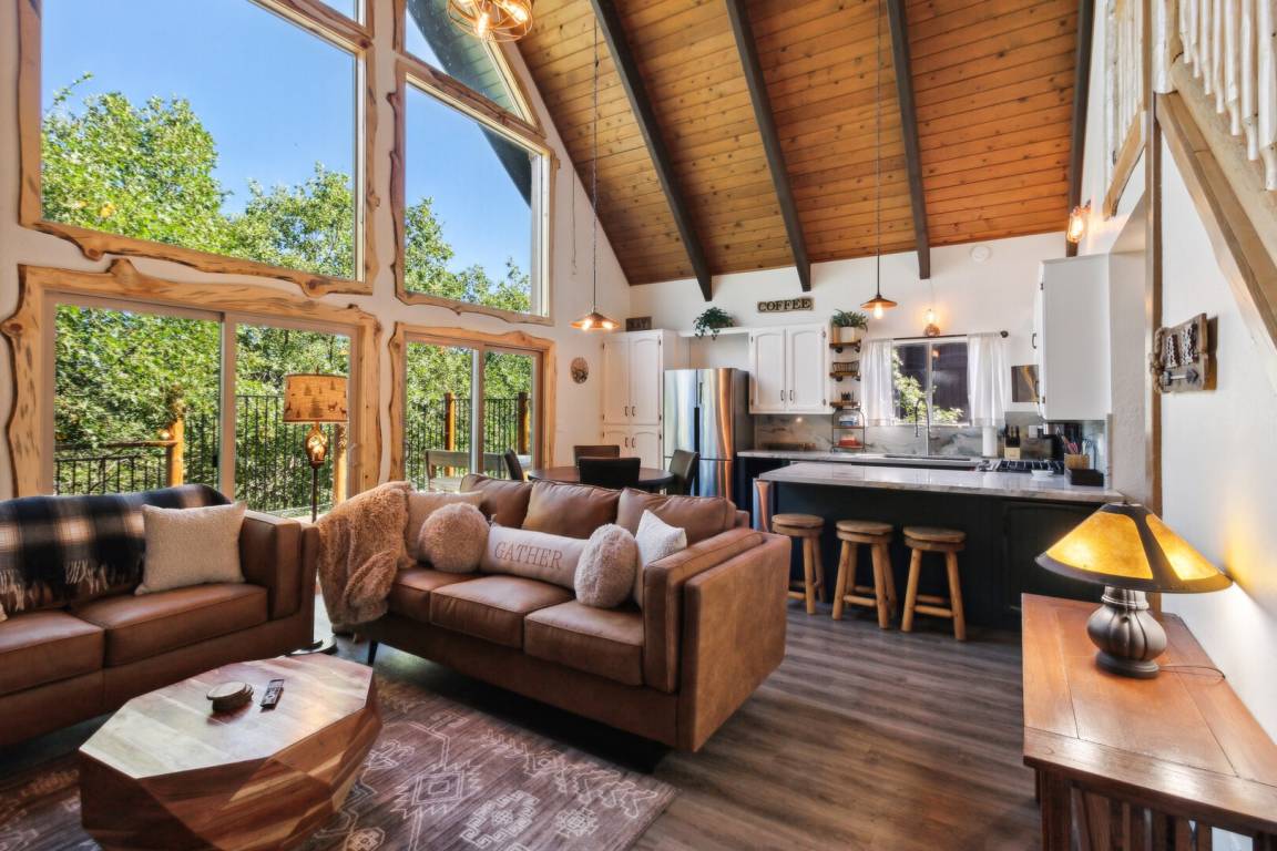 148 M² House ∙ 3 Bedrooms ∙ 8 Guests - Running Springs, CA