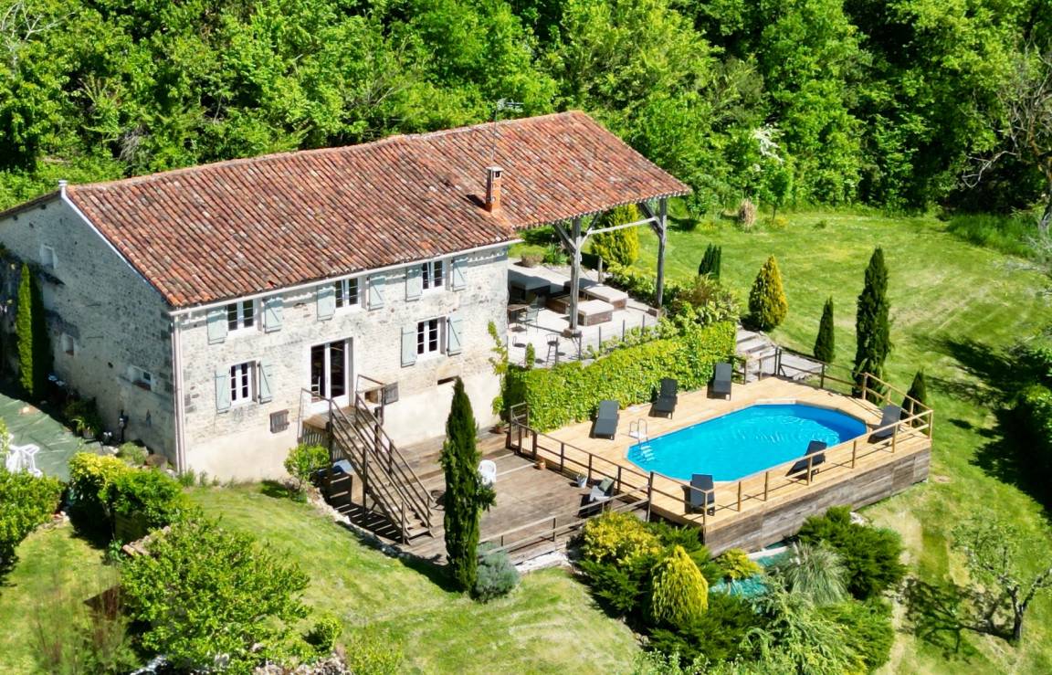 Gîte ∙ 5 Schlafzimmer ∙ 13 Gäste - Département Charente