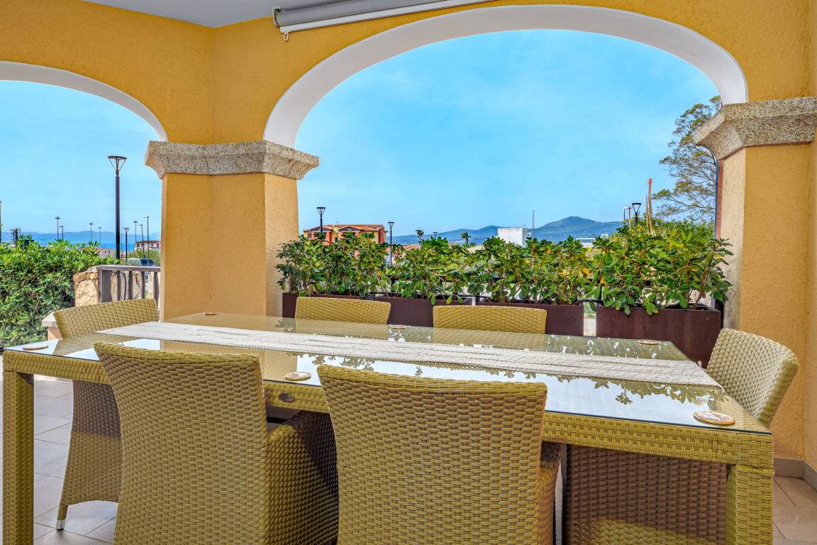 80 M² Apartment ∙ 2 Bedrooms ∙ 4 Guests - Golfo Aranci