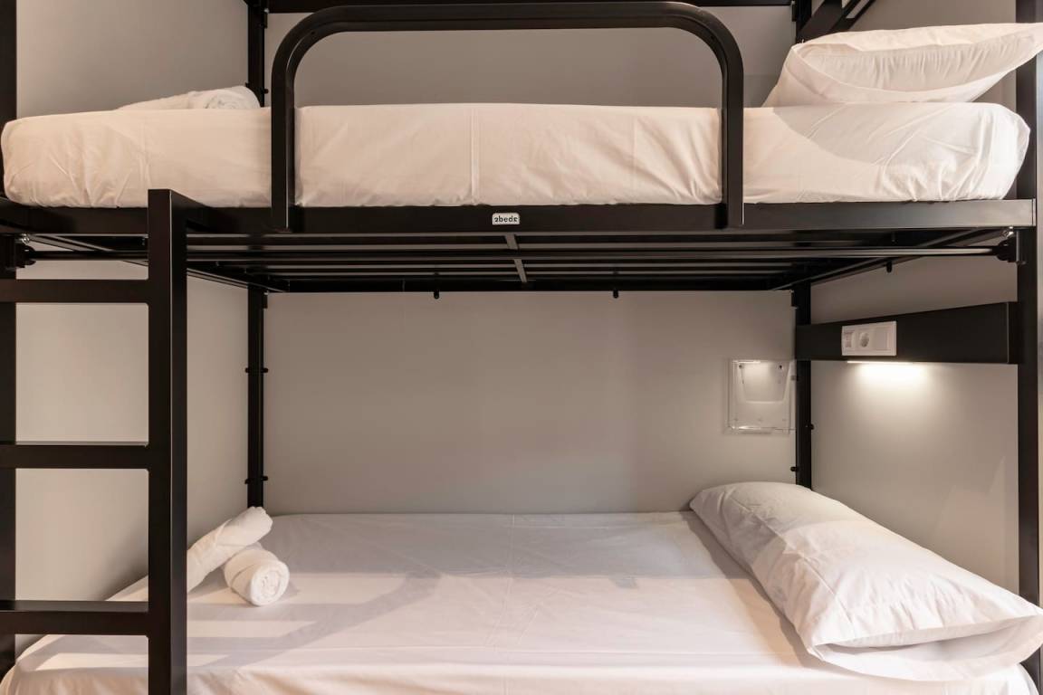 14 M² Hostal ∙ 1 Habitación ∙ 1 Huésped - Bilbao