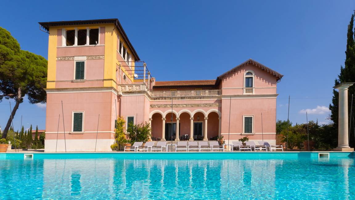 2100 M² Villa ∙ 7 Slaapkamers ∙ 14 Gasten - Parabita