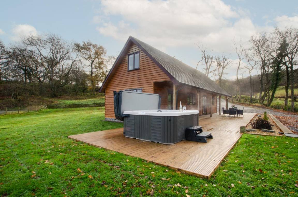 House ∙ 3 Bedrooms ∙ 8 Guests - Bala