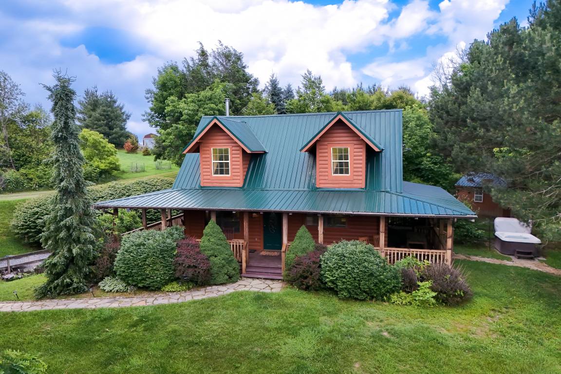 181 M² Cabin ∙ 3 Bedrooms ∙ 10 Guests - North Carolina