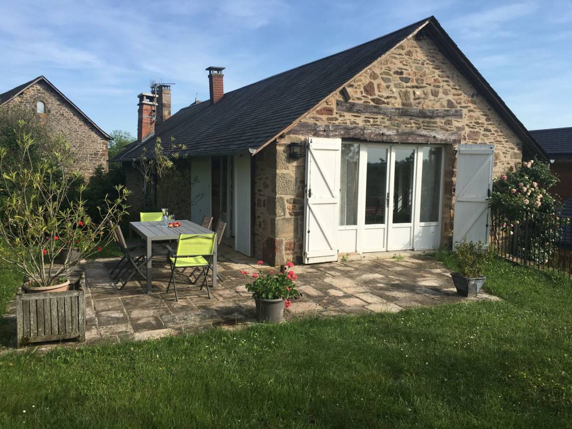 130 M² Maison De Vacances ∙ 3 Chambres ∙ 6 Personnes - Collonges-la-Rouge