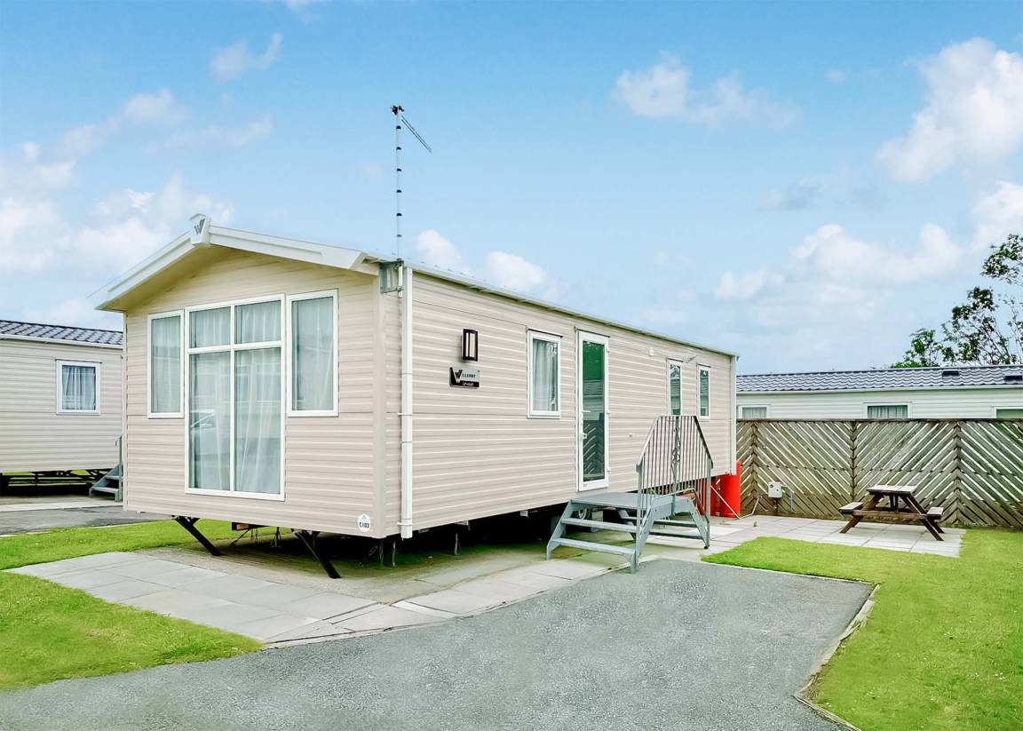 Caravan ∙ 2 Bedrooms ∙ 6 Guests - Pembrokeshire