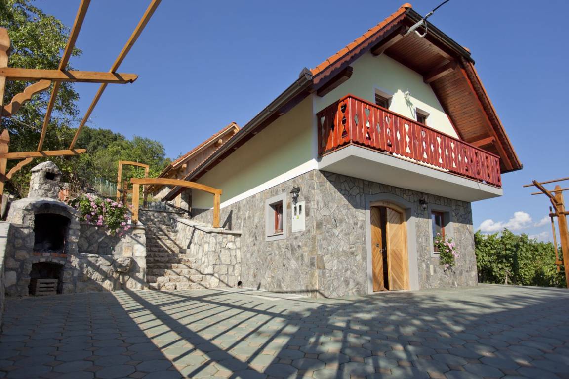 48 M² Chalet ∙ 1 Bedroom ∙ 5 Guests - Novo Mesto