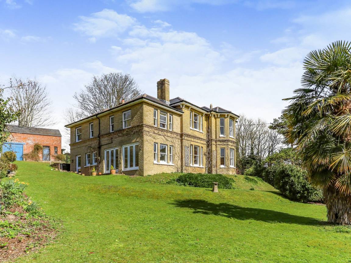 Cottage ∙ 6 Bedrooms ∙ 13 Guests - Sandown