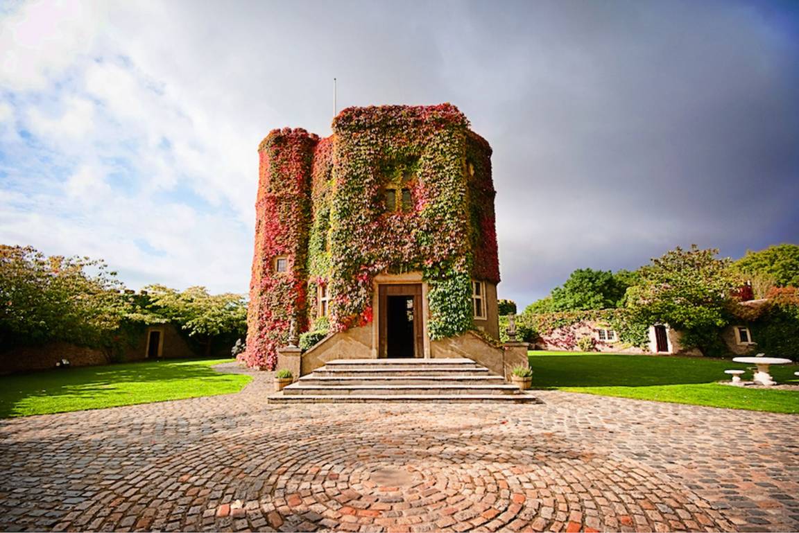 Cottage ∙ 8 Bedrooms ∙ 16 Guests - Clevedon