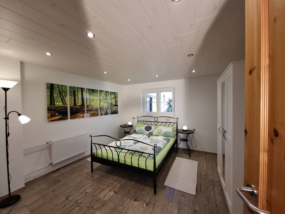 70 M² Ferienwohnung ∙ 1 Schlafzimmer ∙ 4 Gäste - Kirchhundem