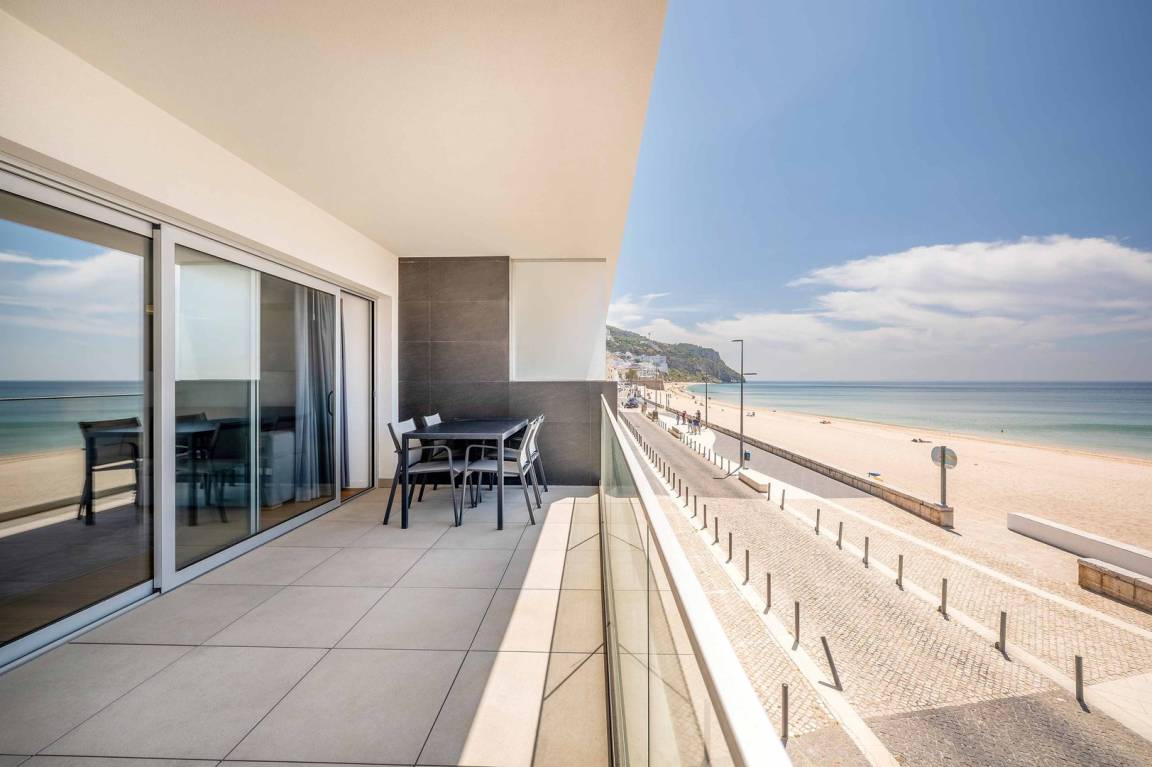 100 M² Apartamento ∙ 2 Habitaciones ∙ 4 Huéspedes - Sesimbra
