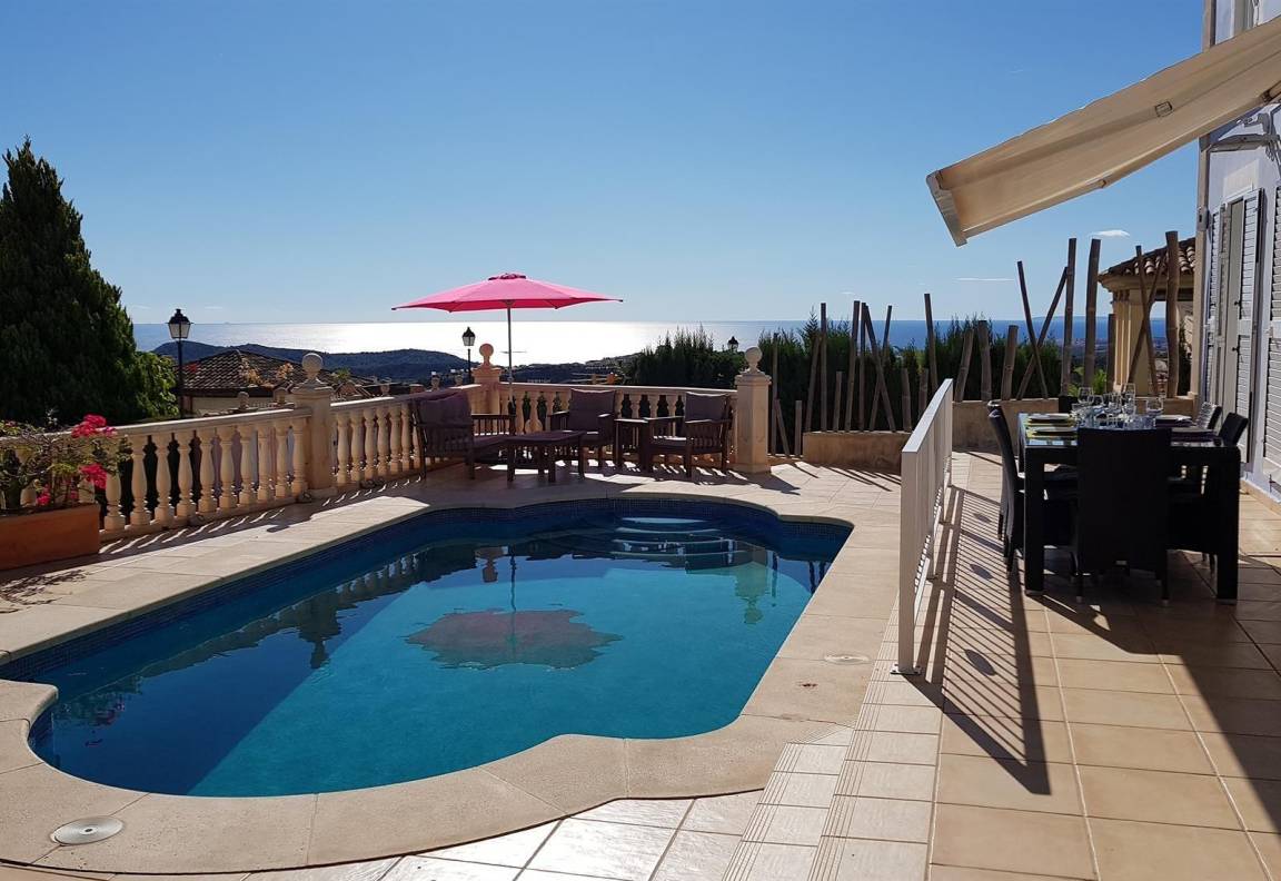 200 M² Villa ∙ 3 Habitaciones ∙ 6 Huéspedes - Benidorm