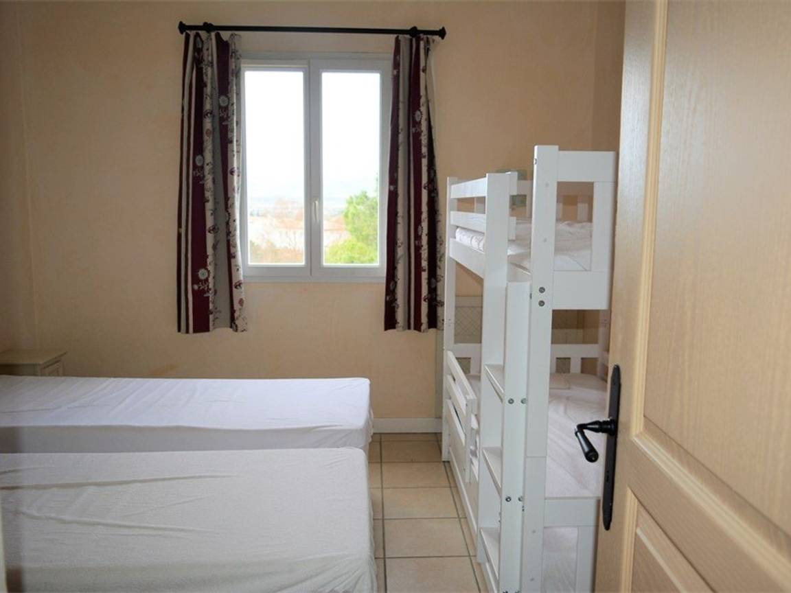 35 M² Huis ∙ 1 Slaapkamer ∙ 5 Gasten - Grospierres