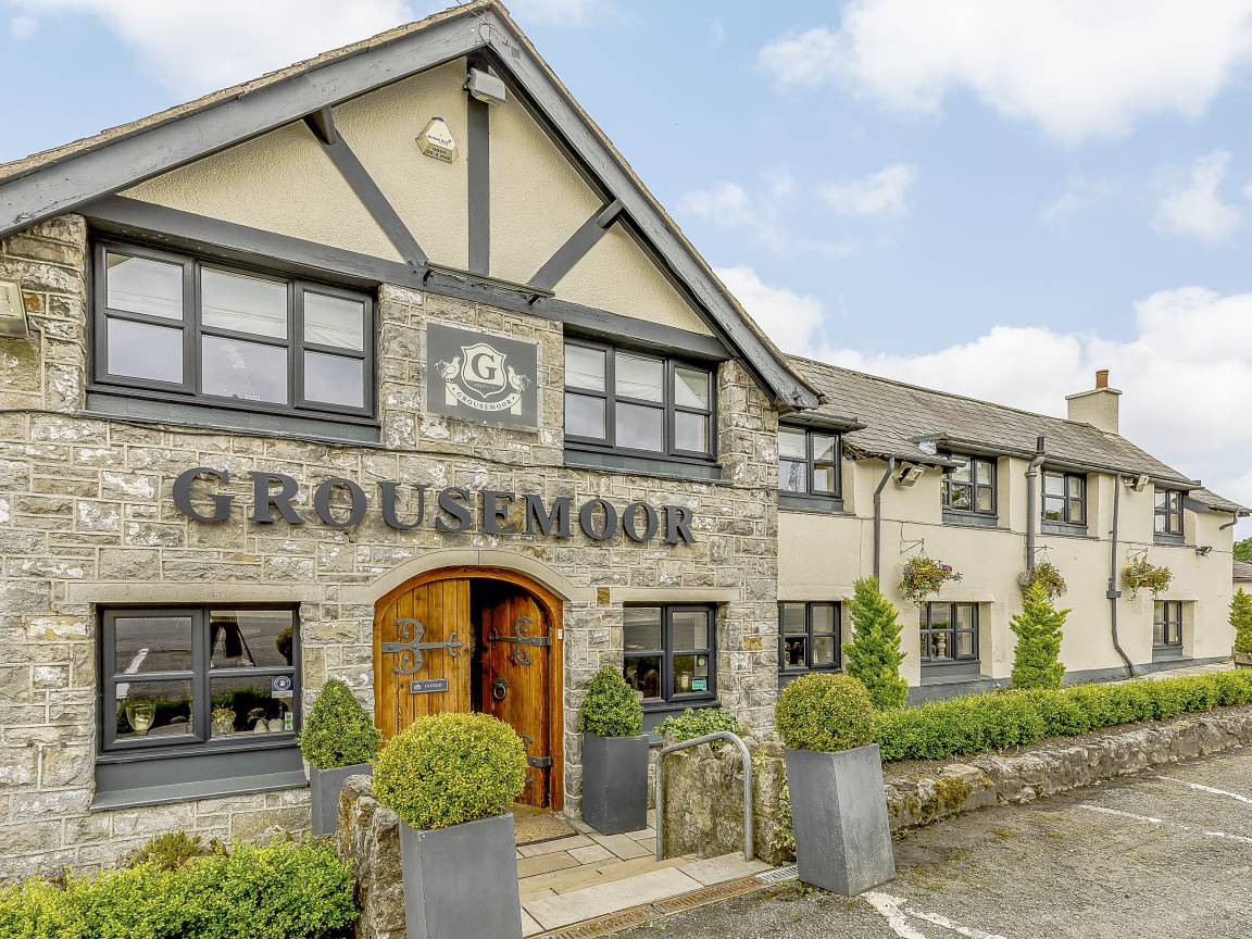 Cottage ∙ 7 Bedrooms ∙ 15 Guests - Ruthin