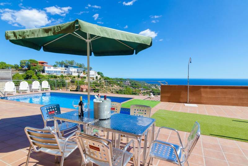 200 M² Villa ∙ 6 Chambres ∙ 14 Personnes - Lloret de Mar