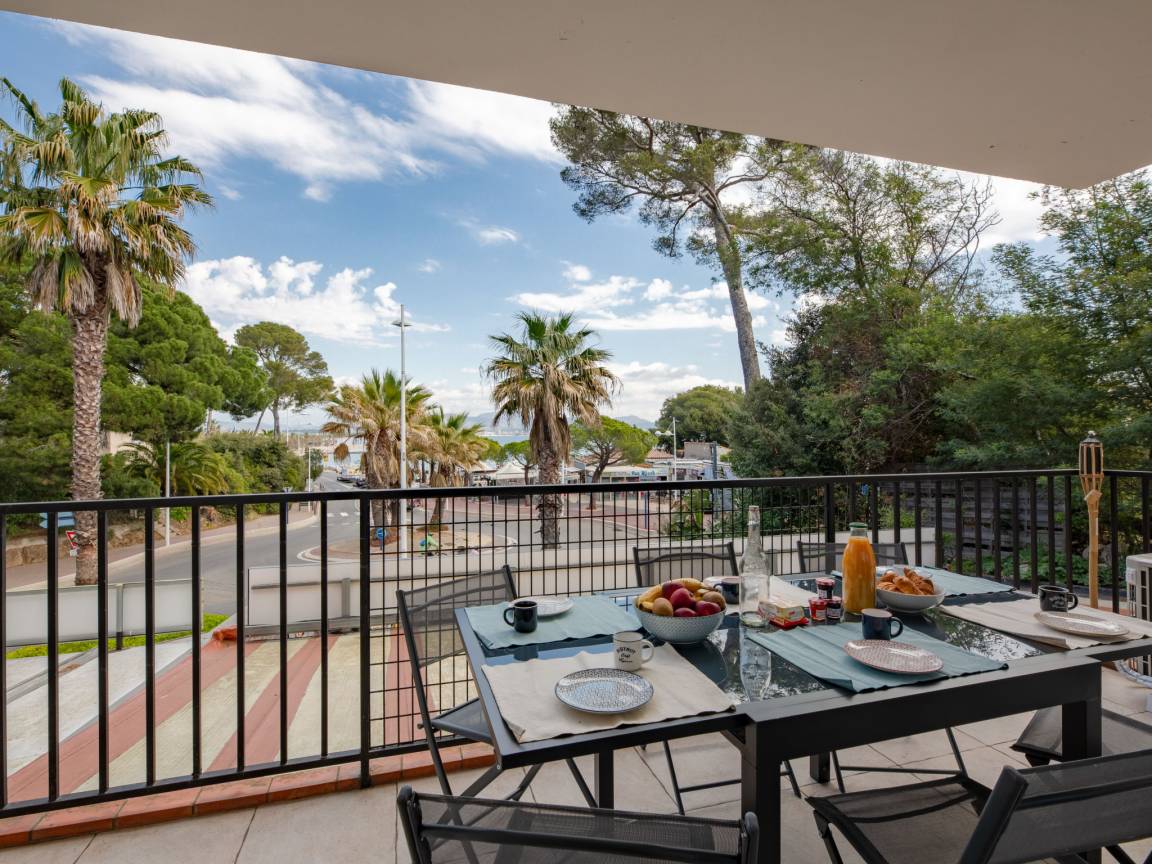 82 M² Apartment ∙ 3 Bedrooms ∙ 6 Guests - Fréjus