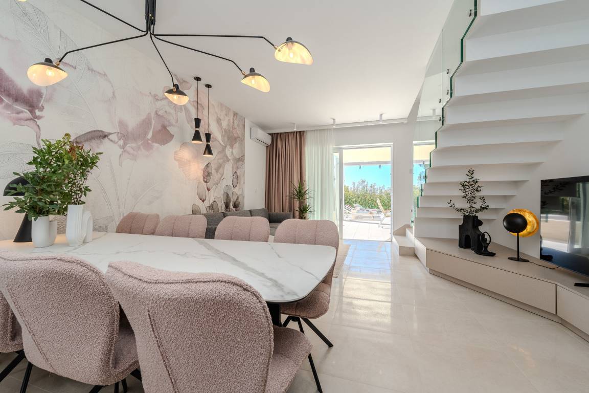 180 M² Casa ∙ 4 Habitaciones ∙ 8 Huéspedes - Šibenik