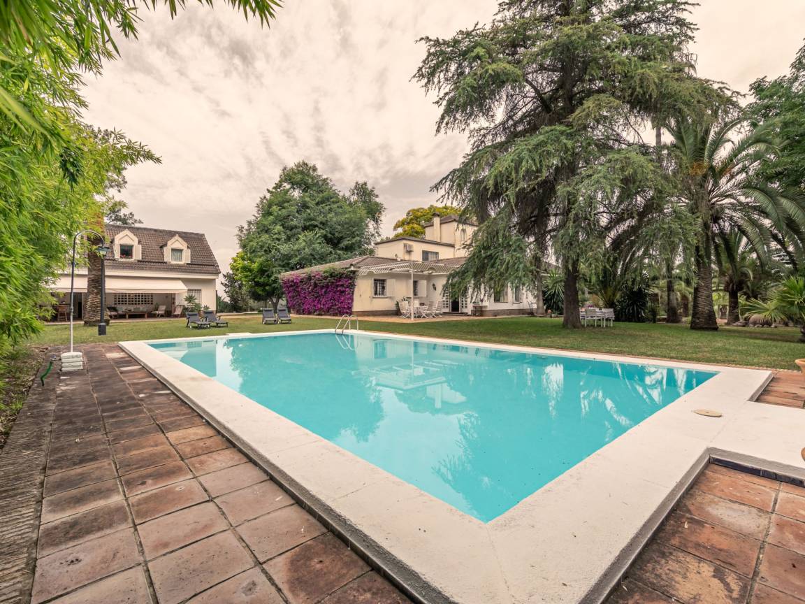 325 M² Villa ∙ 1 Chambre ∙ 14 Personnes - Sanlúcar la Mayor