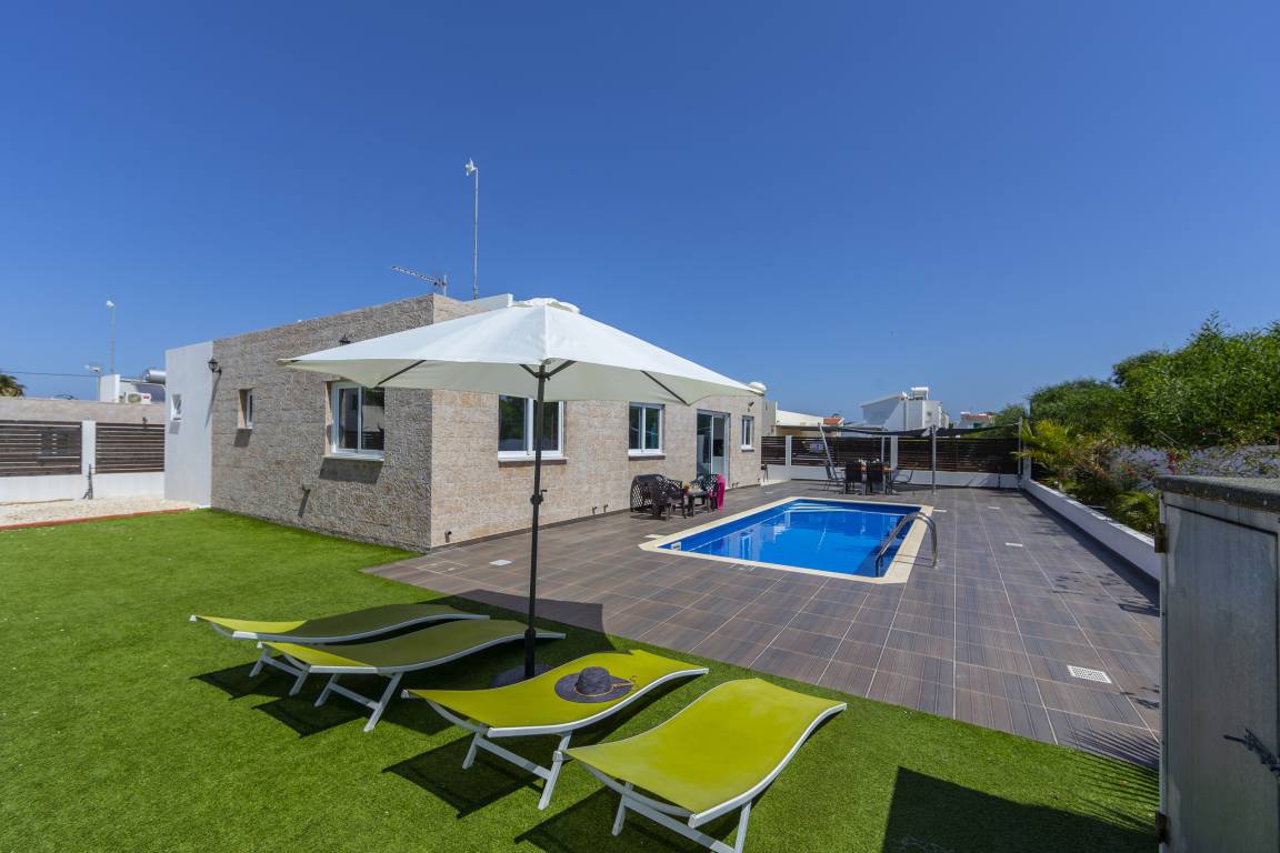 130 M² Villa ∙ 3 Schlafzimmer ∙ 6 Gäste - Protaras