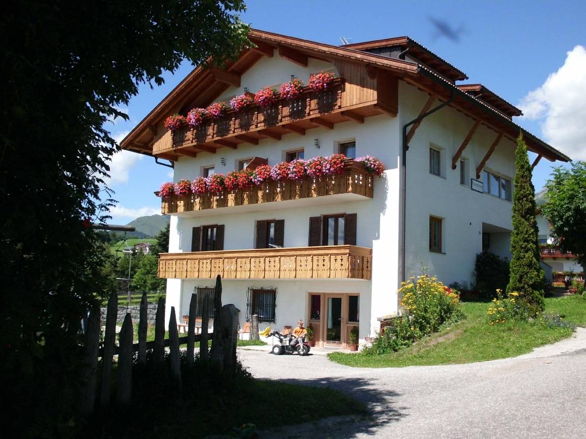 43 M² Ferienwohnung ∙ 1 Schlafzimmer ∙ 2 Gäste - Meransen