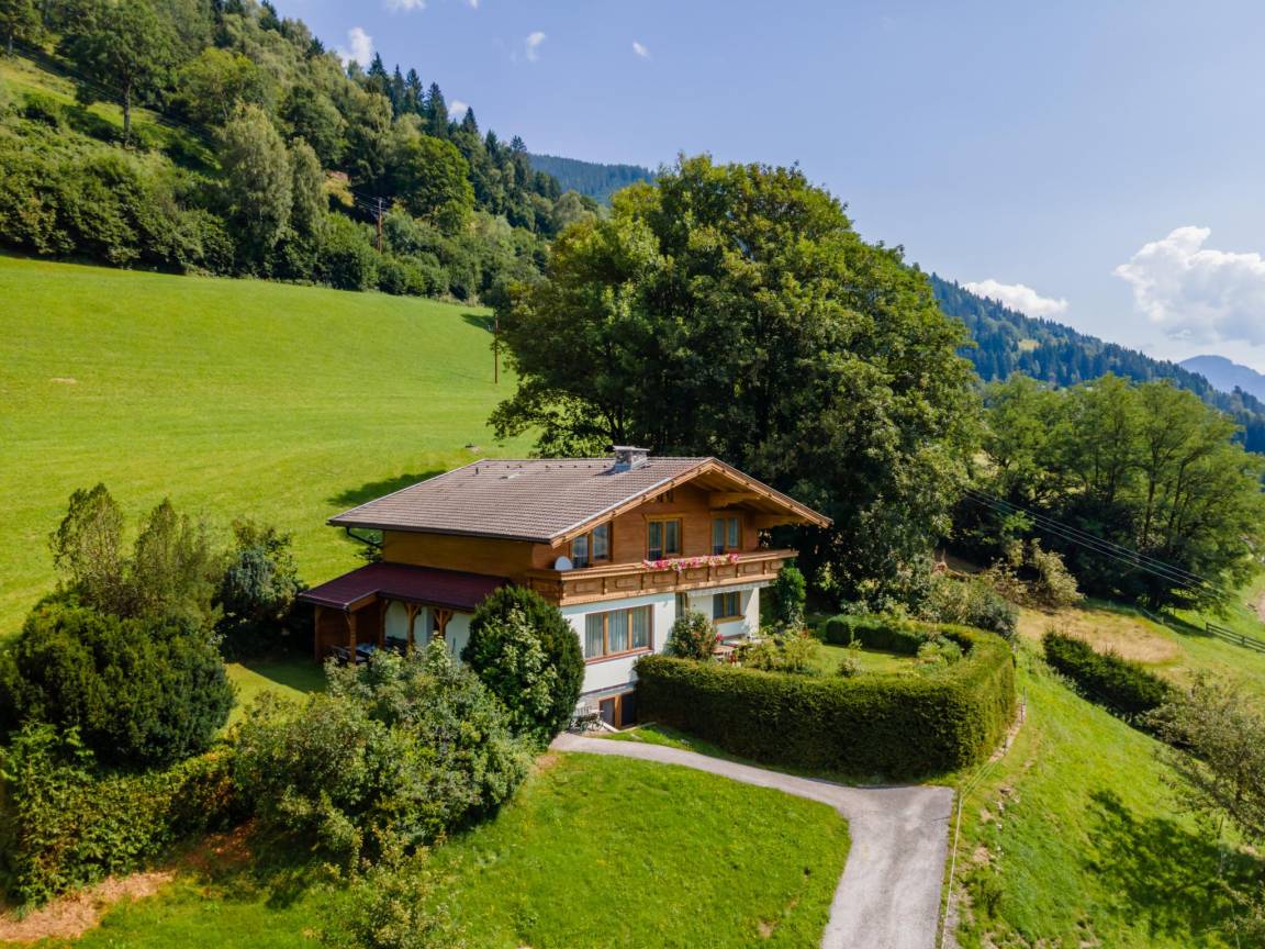 220 M² Chalet ∙ 6 Bedrooms ∙ 20 Guests - Zell am See
