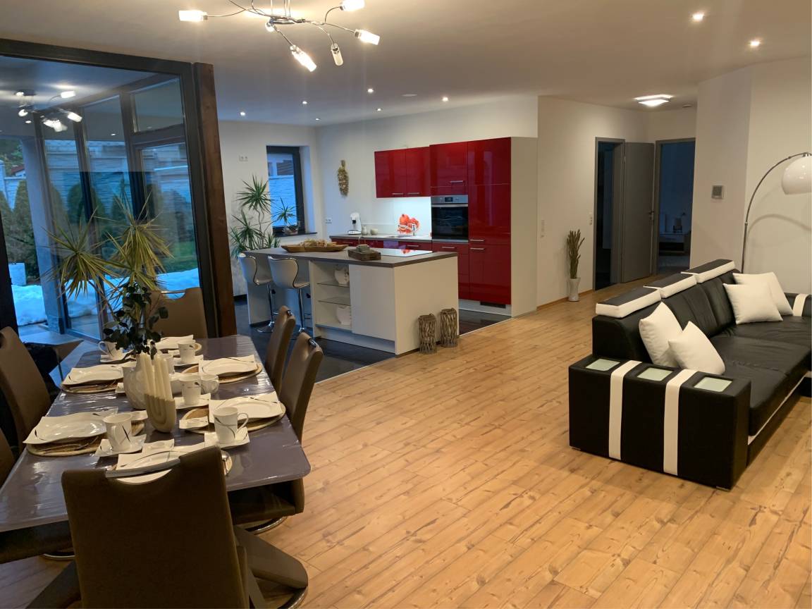 150 M² Appartement ∙ 2 Chambres ∙ 6 Personnes - Lauscha