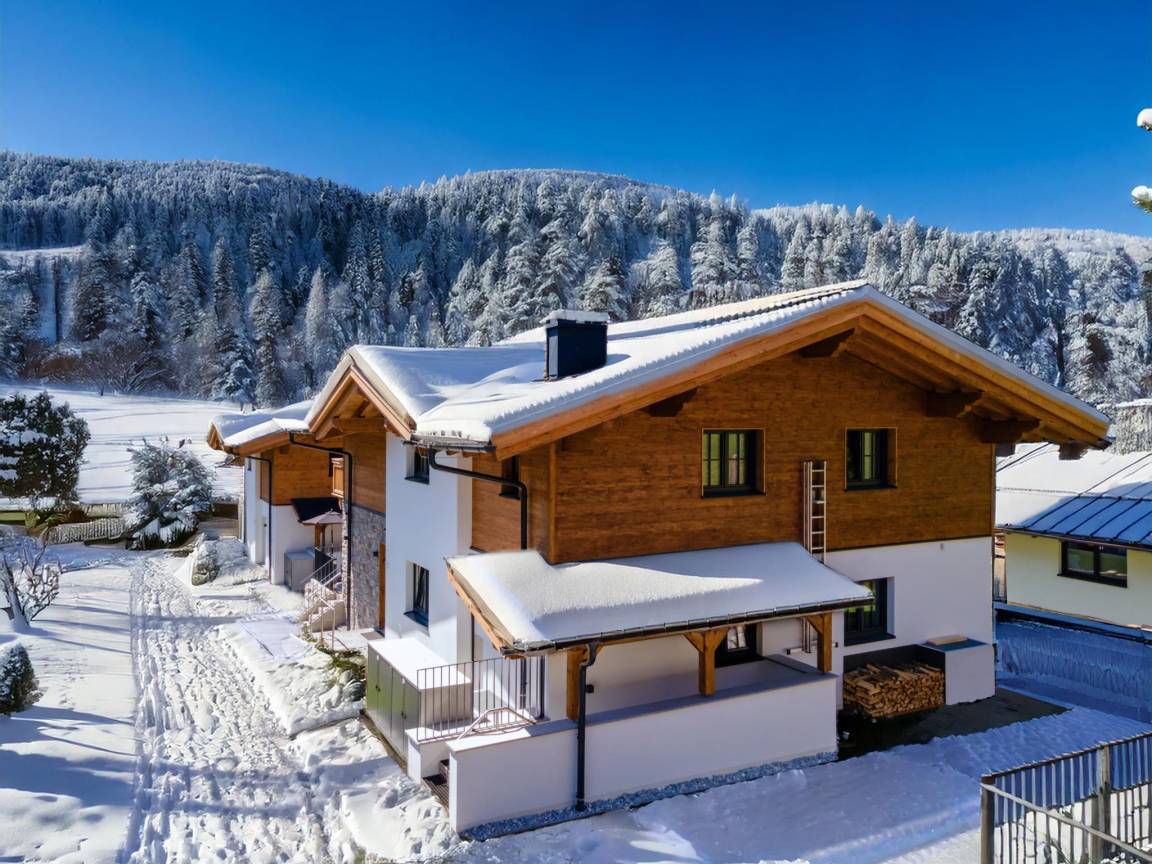 160 M² Chalet ∙ 4 Bedrooms ∙ 10 Guests - Wagrain