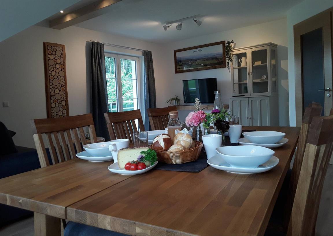 87 M² Ferienwohnung ∙ 2 Schlafzimmer ∙ 4 Gäste - Isny im Allgäu