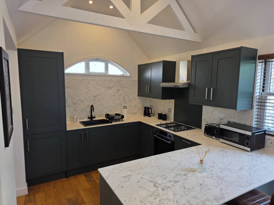 88 M² House ∙ 4 Bedrooms ∙ 4 Guests - Ilford
