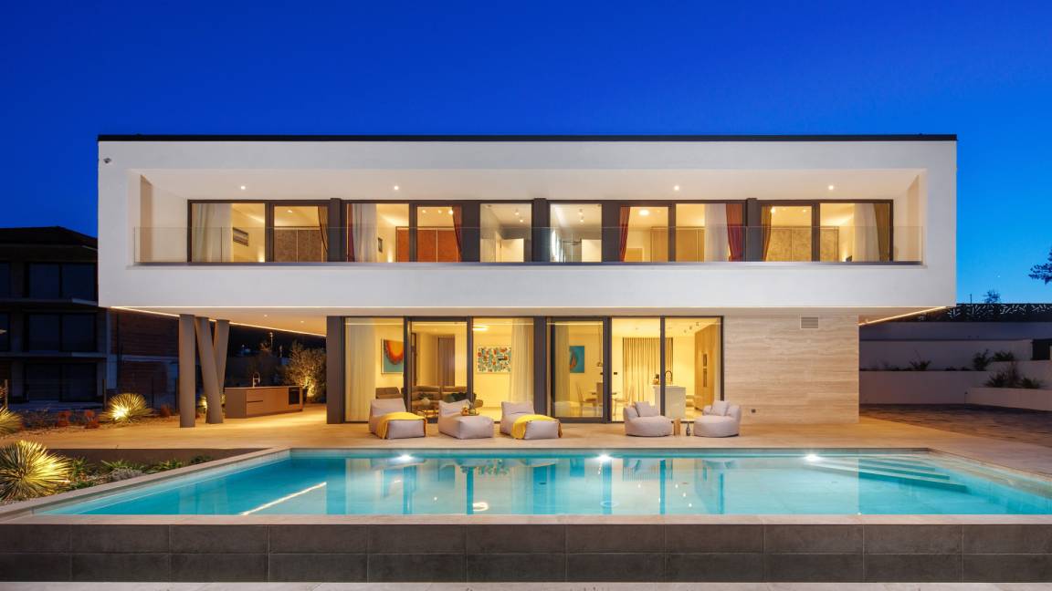 290 M² Villa ∙ 4 Bedrooms ∙ 8 Guests - Krk, Hırvatistan