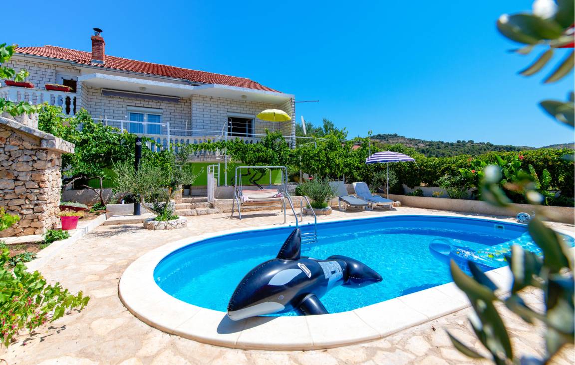 100 M² Ferienhaus ∙ 2 Schlafzimmer ∙ 5 Gäste - Šibenik