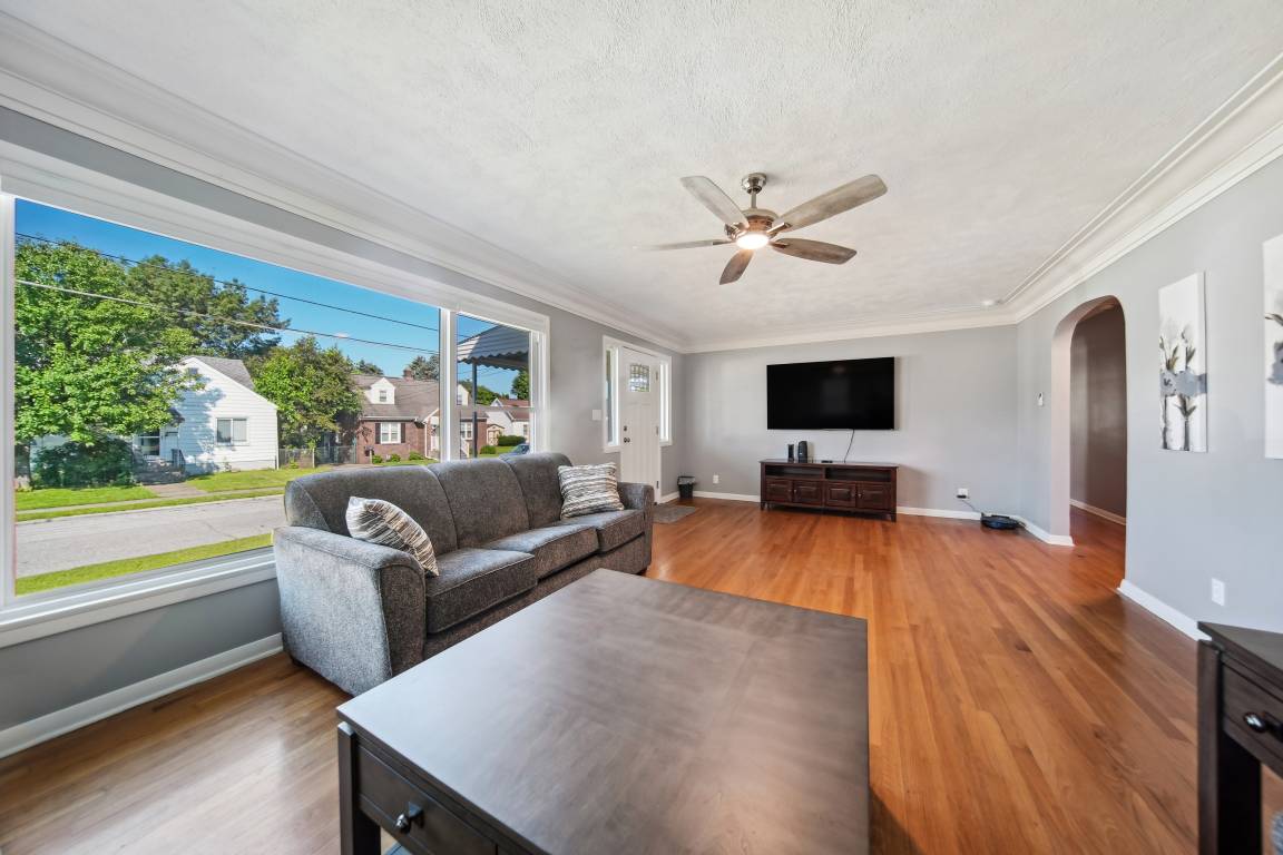 152 M² House ∙ 3 Bedrooms ∙ 12 Guests - Erie, PA