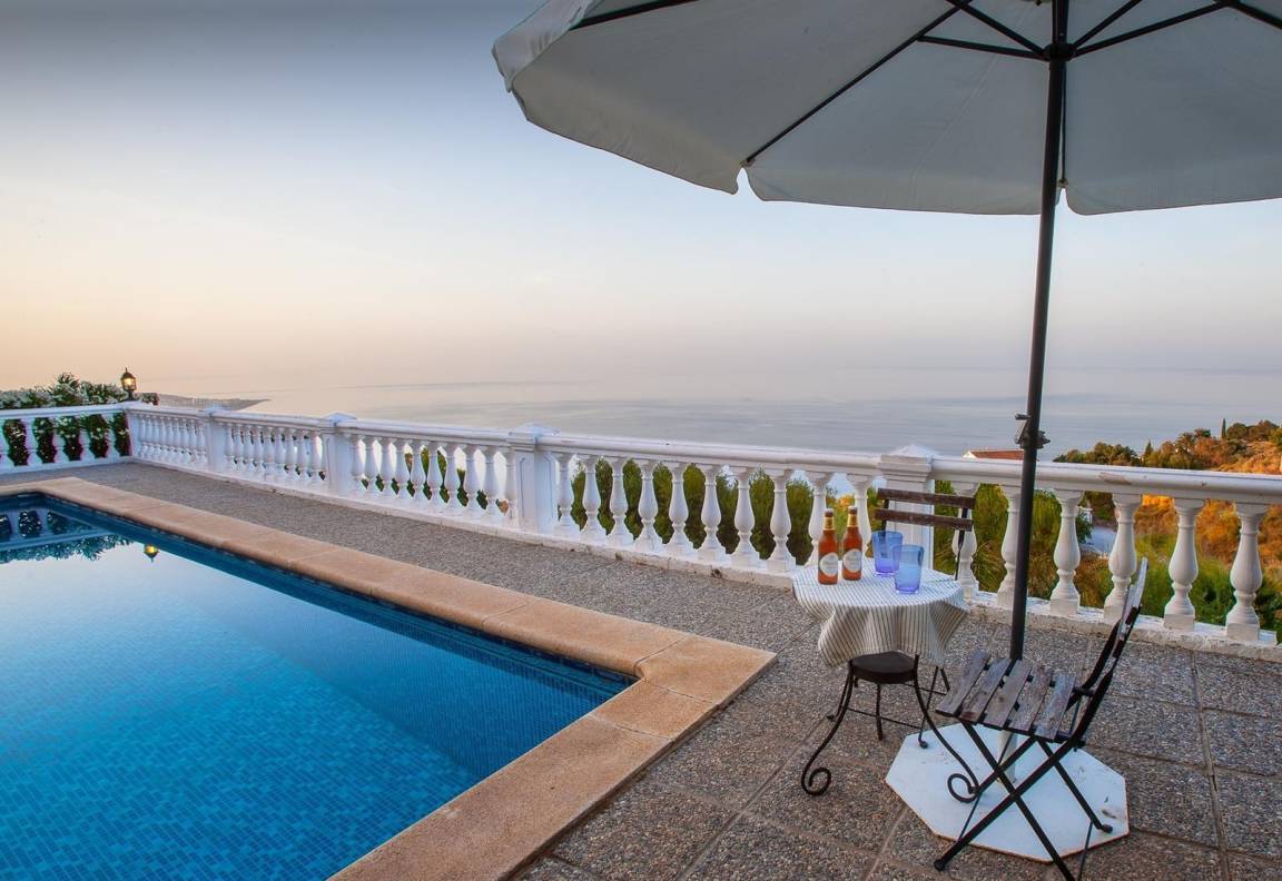 120 M² Villa ∙ 4 Schlafzimmer ∙ 8 Gäste - Salobreña