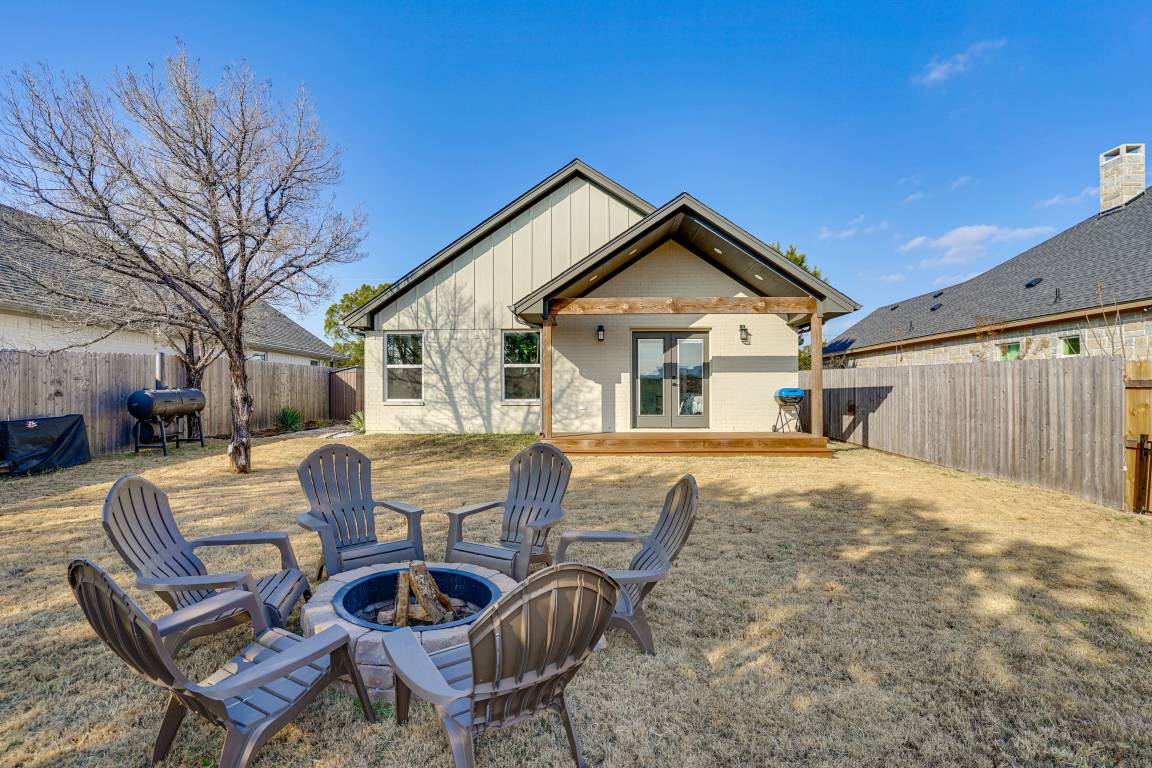 139 M² House ∙ 3 Bedrooms ∙ 6 Guests - Granbury, TX