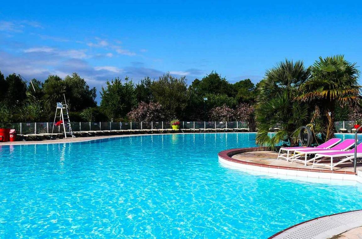 40 M² Camping ∙ 4 Chambres ∙ 8 Personnes - Gastes