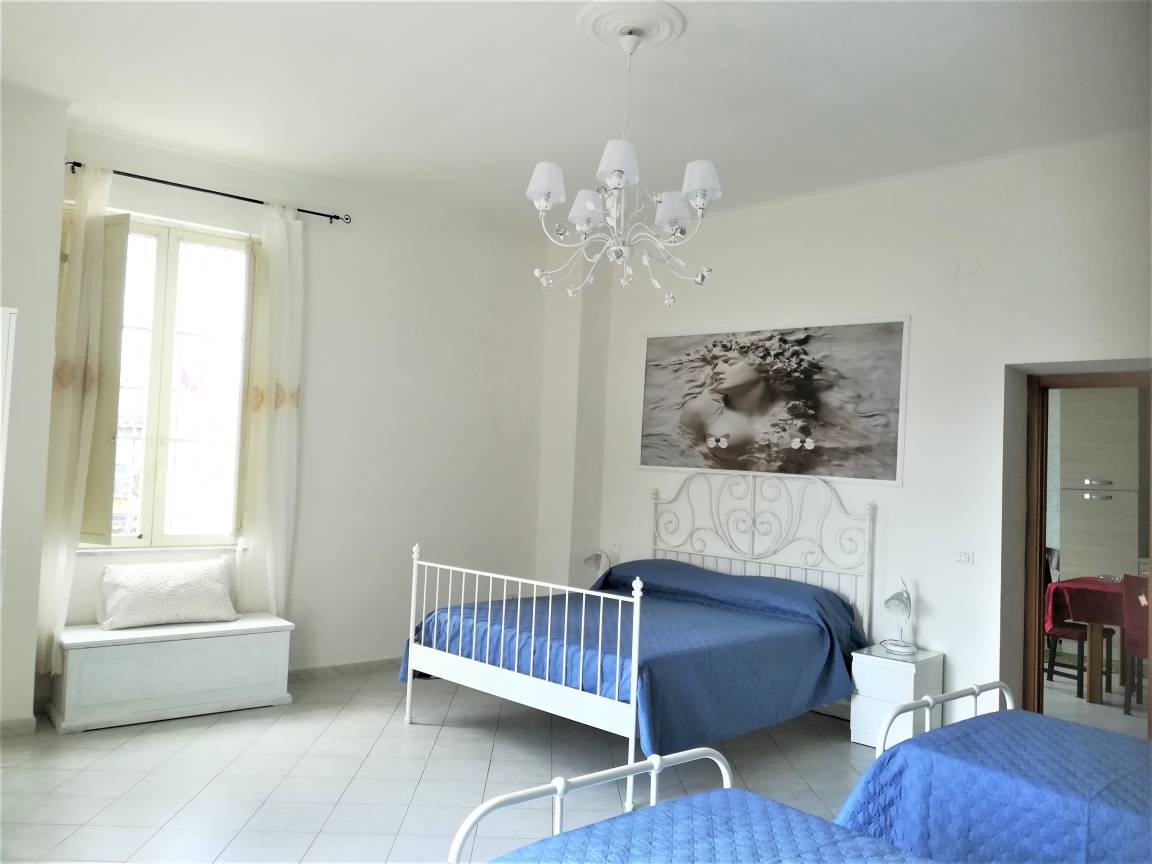 150 M² House ∙ 3 Bedrooms ∙ 9 Guests - Naples