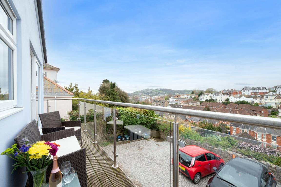 Apartment ∙ 2 Bedrooms ∙ 4 Guests - Dawlish