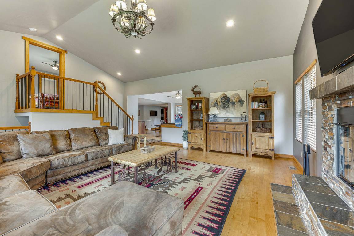 218 M² House ∙ 4 Bedrooms ∙ 10 Guests - Estes Park, CO