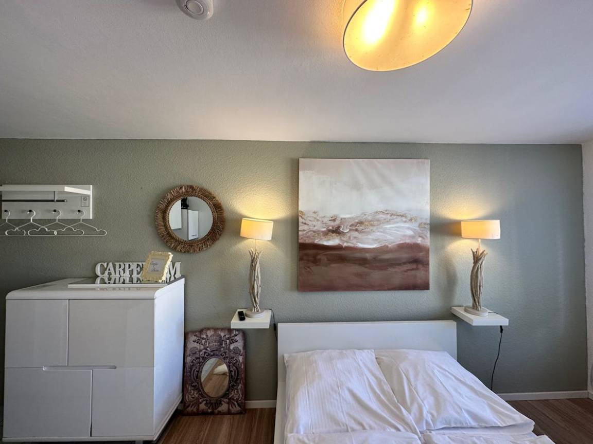 18 M² Apartment ∙ 2 Guests - Köln