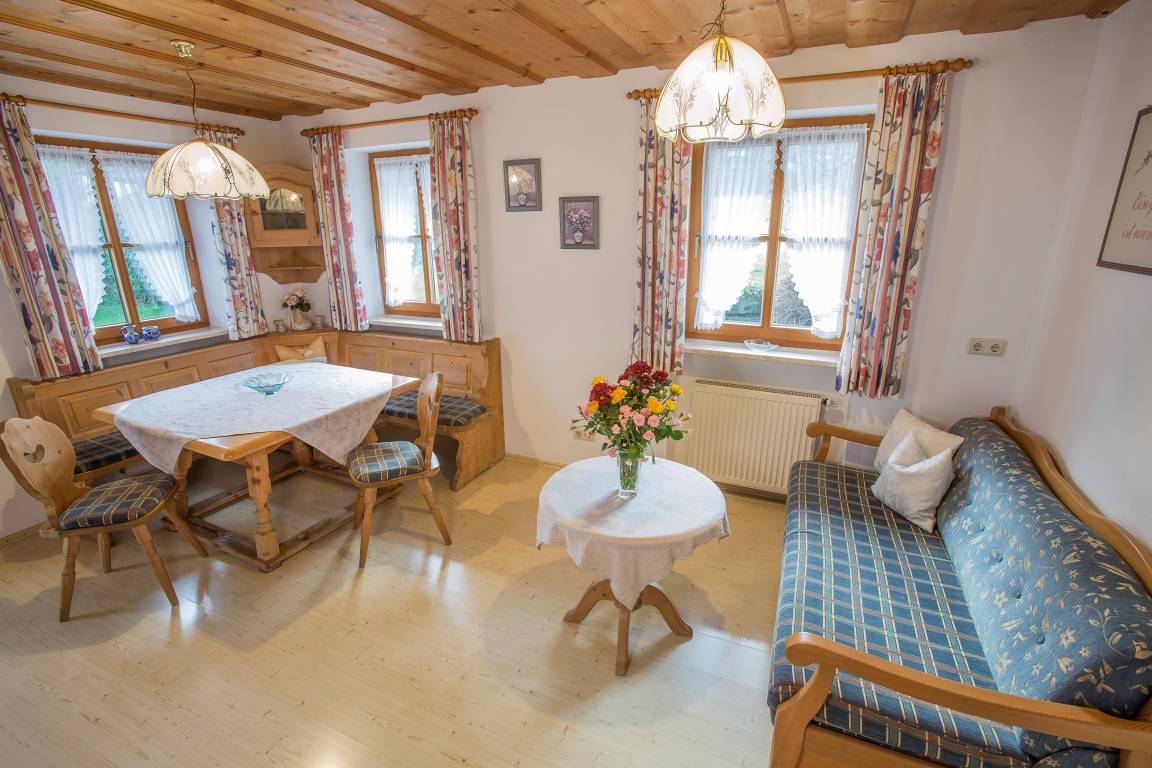 75 M² Ferienwohnung ∙ 2 Schlafzimmer ∙ 4 Gäste - Schneizlreuth