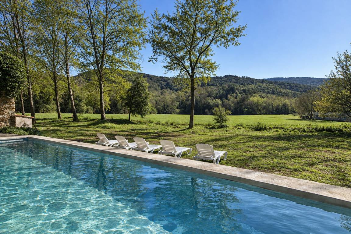 200 M² Villa ∙ 4 Bedrooms ∙ 12 Guests - Rupit
