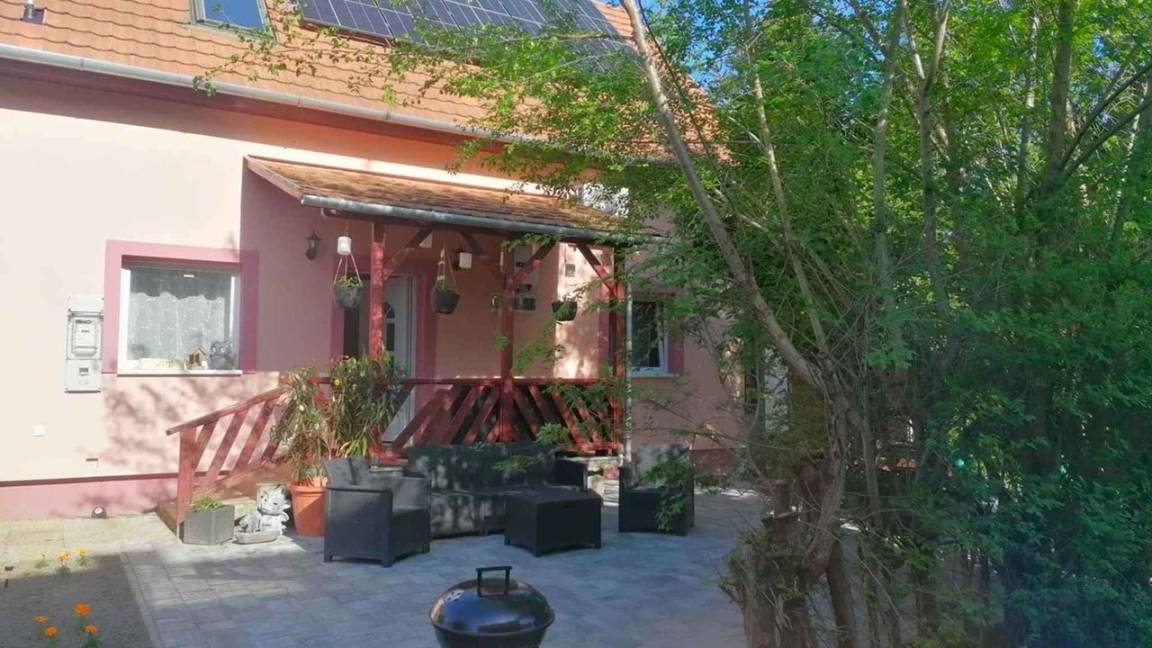 100 M² Ferienhaus ∙ 4 Schlafzimmer ∙ 8 Gäste - Balatonszemes