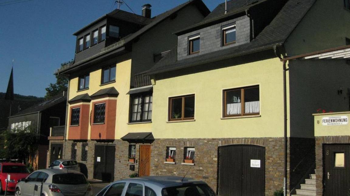 60 M² Ferienwohnung ∙ 1 Schlafzimmer ∙ 2 Gäste - Zell (Mosel)