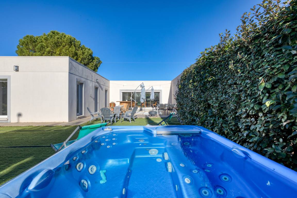 210 M² Villa ∙ 4 Chambres ∙ 8 Personnes - Pézenas