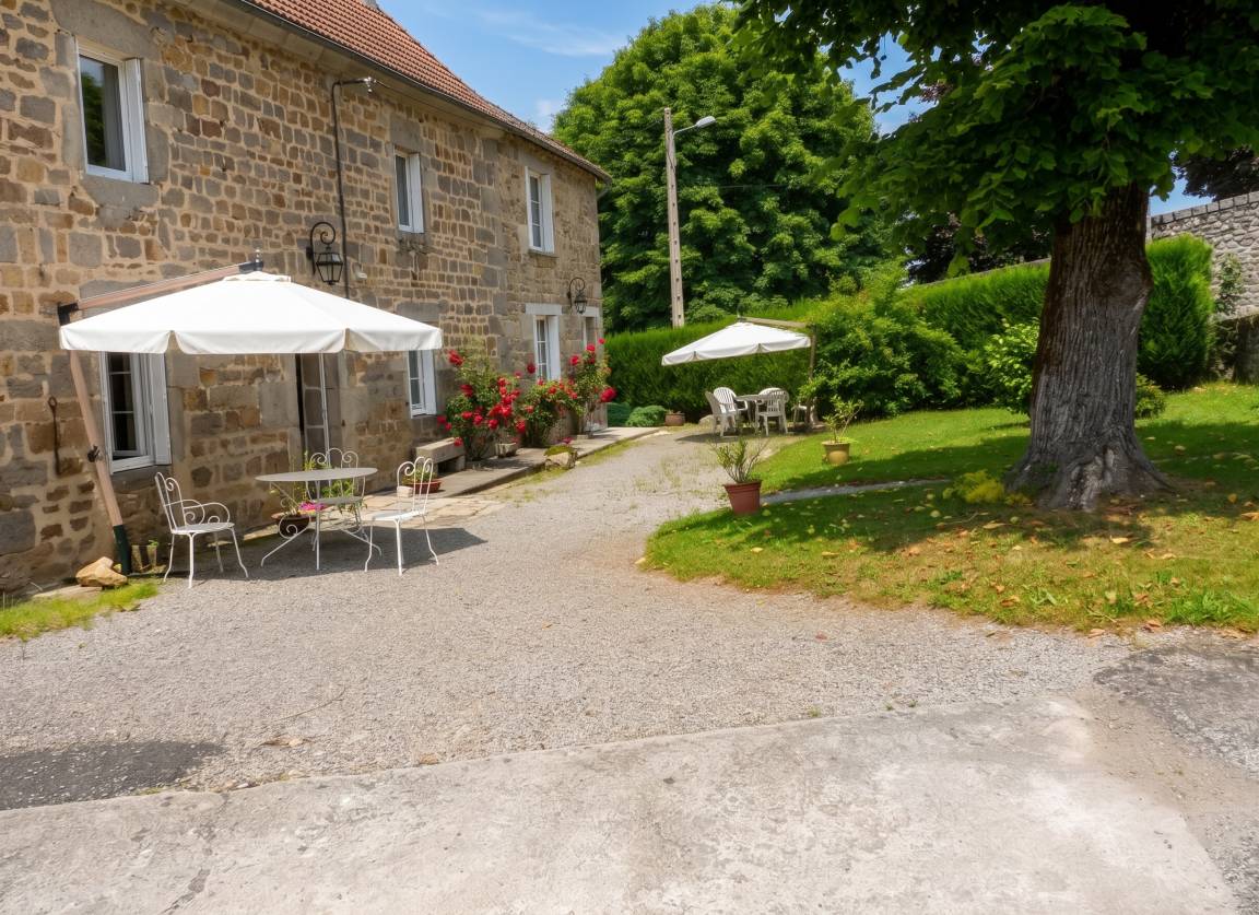 72 M² Huis ∙ 2 Slaapkamers ∙ 4 Gasten - Creuse