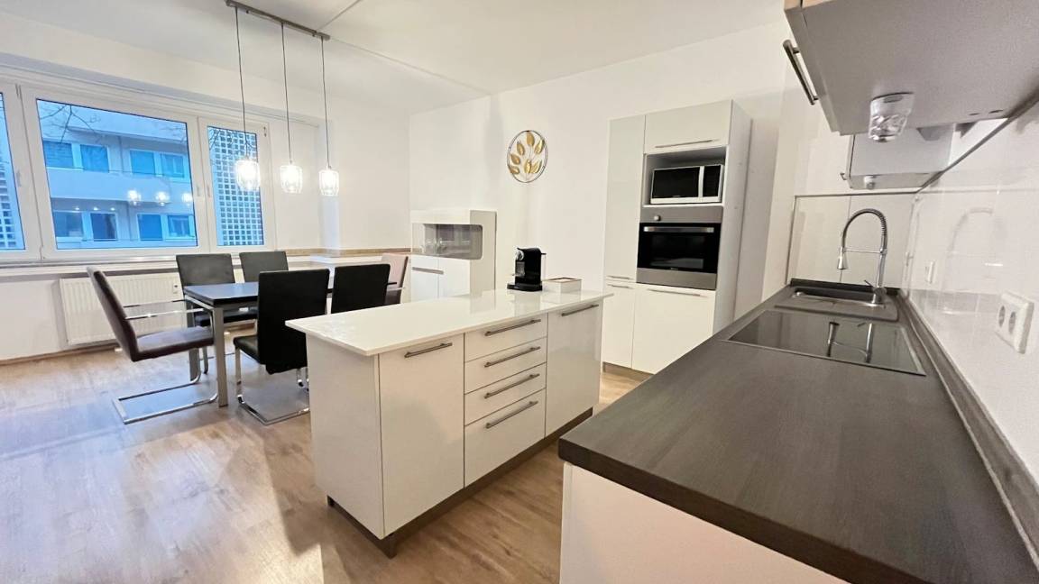 105 M² Habitación Privada ∙ 1 Habitación ∙ 2 Huéspedes - Düsseldorf